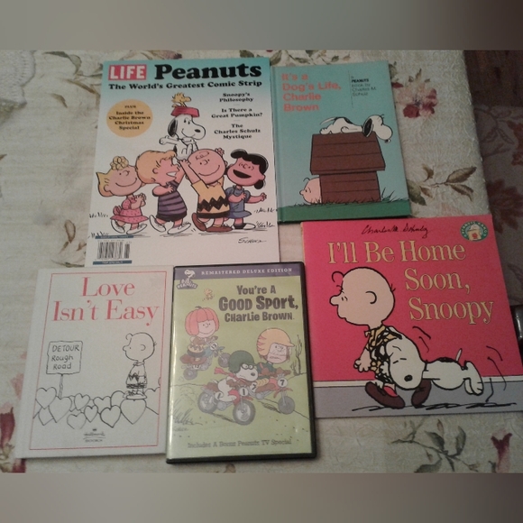 Hallmark | Other | Lot Of Snoopy Peanuts Charlie Brown Books Magazine ...